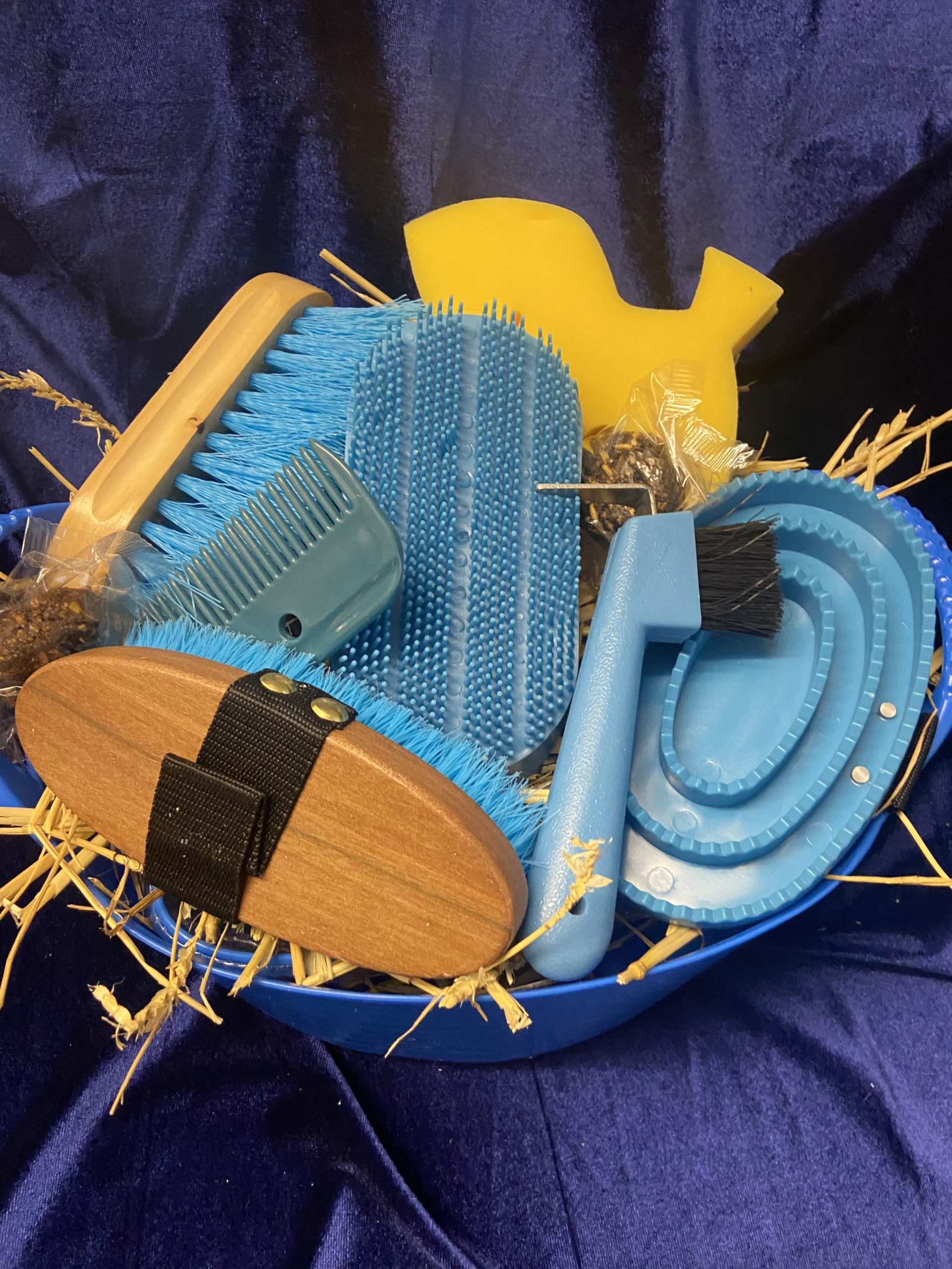 Blue Gift Hamper – Bucket – The Equine Shed